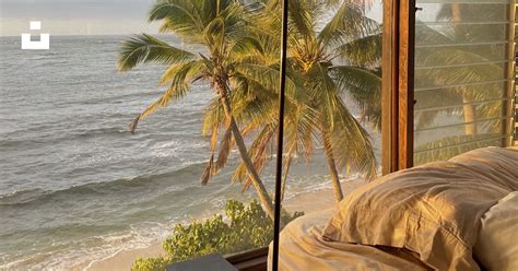 바다를 조망할 수 있는 침실입니다 사진 Unsplash의 무료 미국 이미지