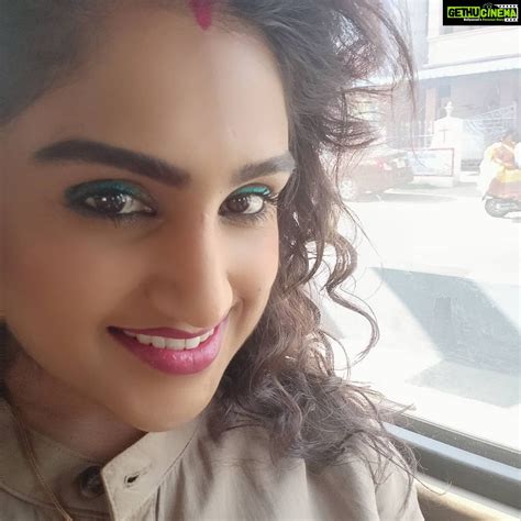 Vanitha Vijayakumar Instagram When Shoot Gets Over Early…yay… Gethu Cinema