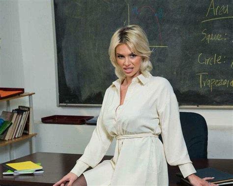 Charli Phoenix Wiki Age Bio Ethnicity Net Worth