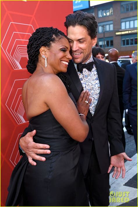 Host Audra Mcdonald Cozies Up To Husband Will Swenson At Tony Awards
