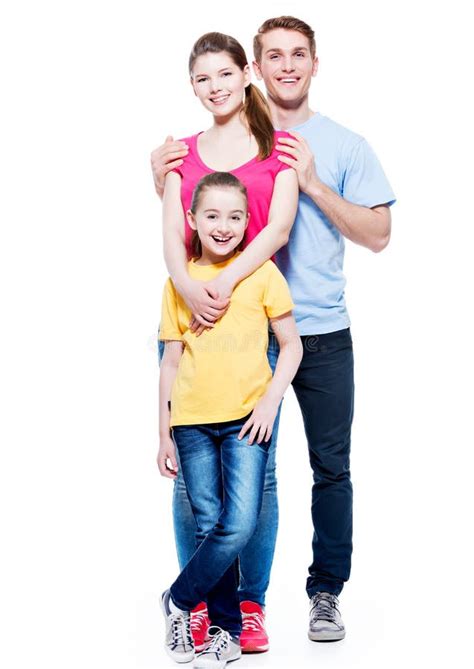 Retrato Lleno De La Familia Joven Feliz Imagen De Archivo Imagen De Muchacha Abrace 58841867