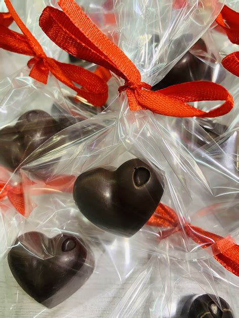 Подарок на День Валентина Львовская Феерия Шоколадный мишка с сердечком купить в Украине