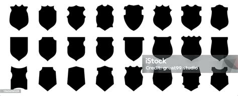 쉴드 아이콘 벡터 세트입니다 보호 및 보안 기호 그림 엠블럼과 라벨 프레임에 대한 모양이 다른 모듬 방패 플랫 스타일 디자인