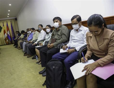 ឯកឧត្តម ឆាយ ឫទ្ធិសែន ដឹកនាំកិច្ចប្រជុំត្រួតពិនិត្យ និងពង្រឹងគុណភាពហេដ្ឋារចនាសម្ពន្ធ