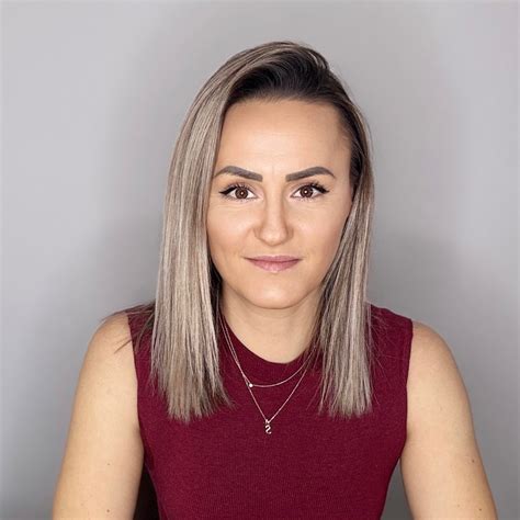 Cum Să Scapi De Galbenul Pui Fără Să Mergi La Salon Blonde Haircare Beauty Andreea Pruna