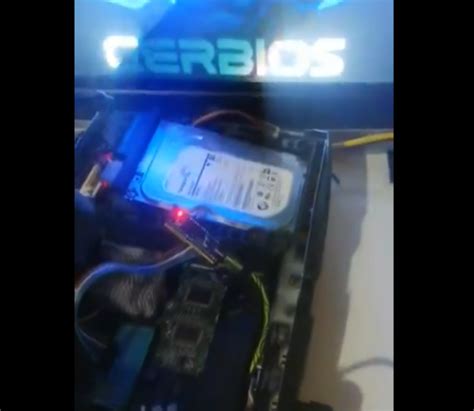 Xbo Un Modchip Raspberry Pi Pico Faisant Tourner Cerbios Sur Xbox