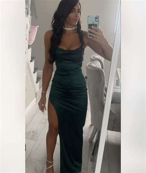 Tight Fitting Dress Of Stunning Milf Rtightdresses