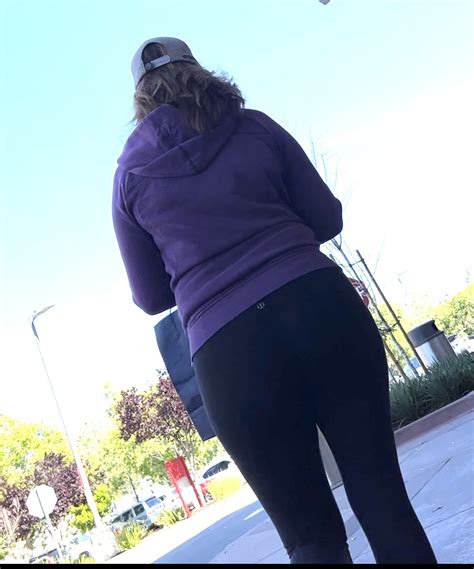 Milf Lululemon Ass View From Escalator And Follow Up Video Spandex