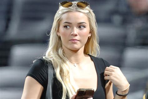 Some Lsu Fans Are Disgusted By Livvy Dunnes Latest Viral Video