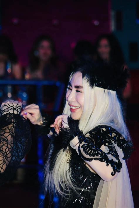 Монголын барби нь Нямаа гэв үү ТАС МН