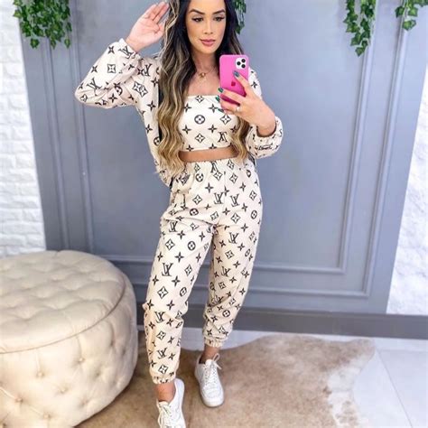 Conjunto Feminino Corta Vento Mais Calça Conjunto Louis Vuitton