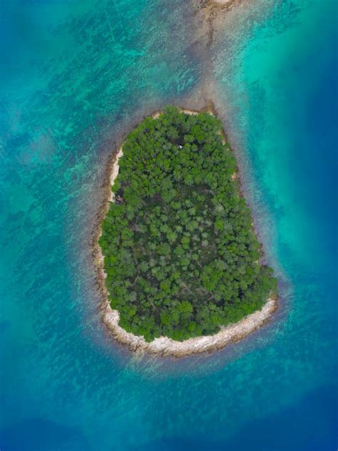 나무 낚싯배 드론으로 찍은 사진 바다 섬 열대의 위에서 내려다 본 자연 조감도 해안에 관한 무료 스톡 사진