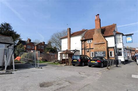 Inside The Sun Inn Chobham Surrey Live