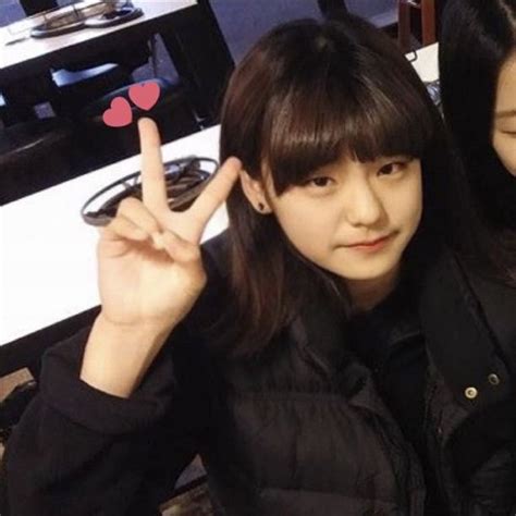 Pin On Itzy Itzy Kpop Girls Kpop Couples