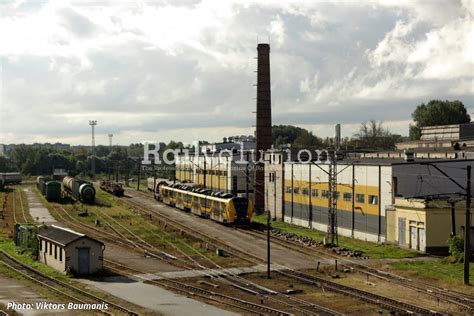 Type 16ev Emu Presented To The Public Railvolution
