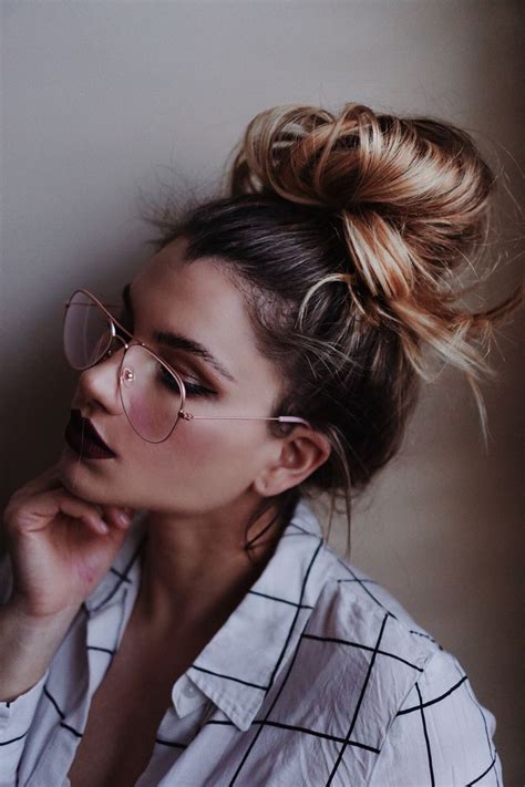 How To Draw A Girl With Glasses And A Messy Bun