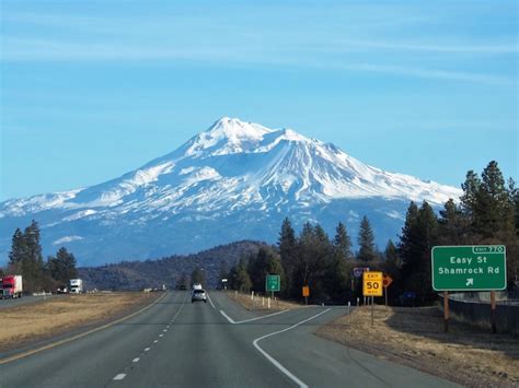 Premium Photo Mount Shasta
