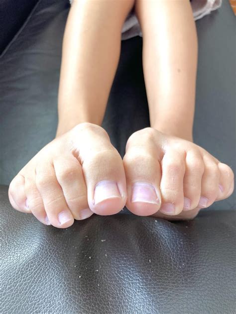 Natural Toes Anyone Oc R Naturalgirlfeet