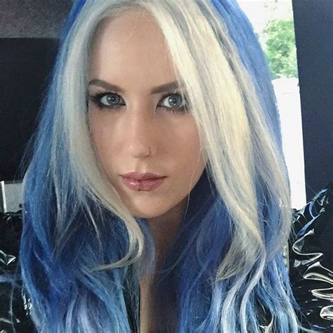 Alissa White Gluz Trump Egy Undorító Ember Fémcsajok