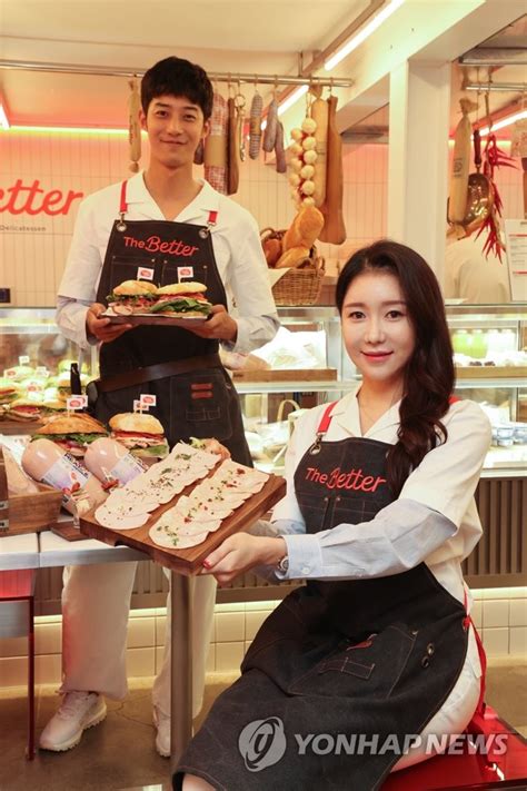 신세계푸드 국내 최초로 식물성 정육 델리 더 베러 오픈 연합뉴스