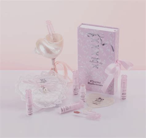 Small Bowknot Series Film Forming Lip Cream T Set Flortte