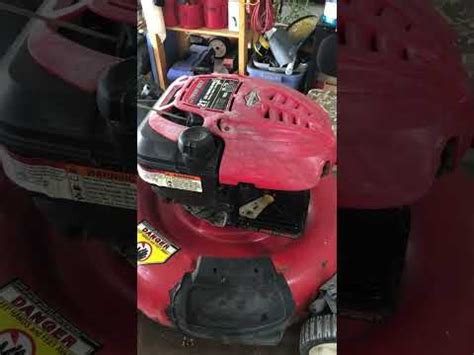 Smoking Briggs and Stratton lawnmower engine diagnosis and repair - YouTube