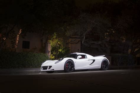 Hennessey Venom Gt — 4k Ultra Hd Night Supercar Wallpaper 4096x2731