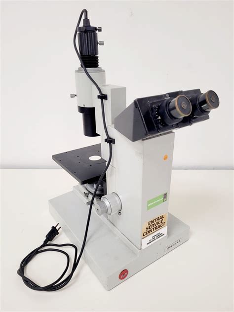 Leitz Diavert Inverted Microscope W 3 X Objectives Lab Leitz Diavert Inverted Microscope W 3 X Objectives Lab