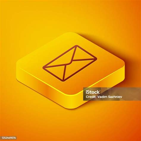 주황색 배경에 격리된 등색 선 봉투 아이콘입니다 전자 메일 메시지 문자 기호입니다 노란색 정사각형 버튼입니다 벡터 일러스트레이션