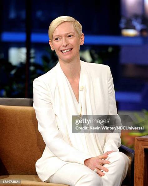 Tilda Swinton Jennifer Hudson And Graffiti On The Tonight Show With Jay