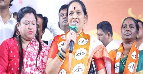 पक्षासाठी ७ वर्ष अनवाणी राहणाऱ्या महिला नेत्याने उद्धव ठाकरेंची साथ का सोडली Mumbai Marathi