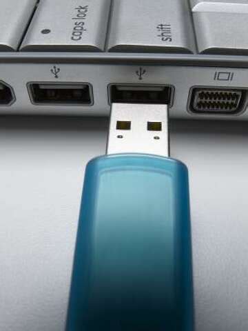 How To Put Downloads Onto A Flashdrive