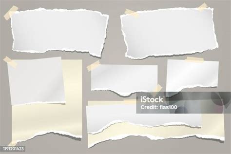 찢어진 흰색과 노란색 노트 노트북 종이 스트립 및 회색 배경에 끈적 끈적한 테이프가 붙어있는 조각 세트 벡터 일러스트레이션 0