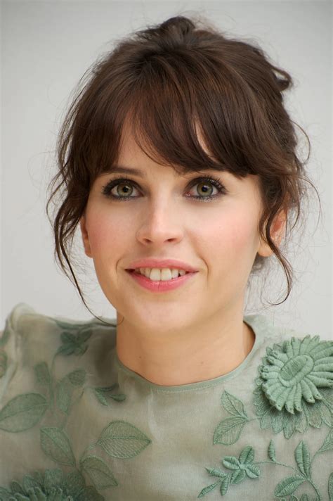 Felicity Jones Is Gorgeous Scrolller