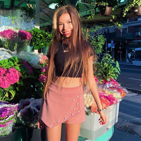 Lulu Lambros Social Media 07 09 2018 • Celebmafia