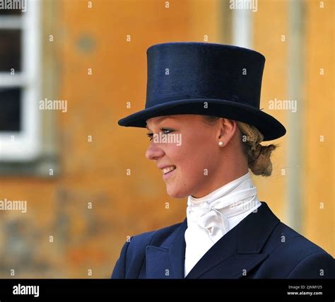 Lady Top Hat