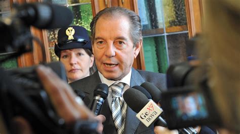 La Magistratura Fa Pulizia Delle Sue Mele Bacate La Stampa