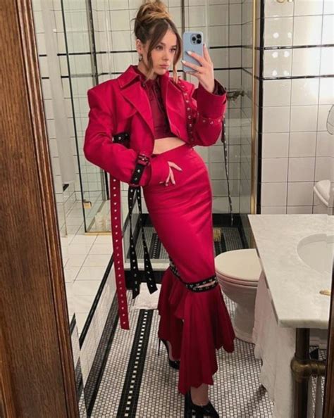 Hailee Steinfeld R Celebritymidriff