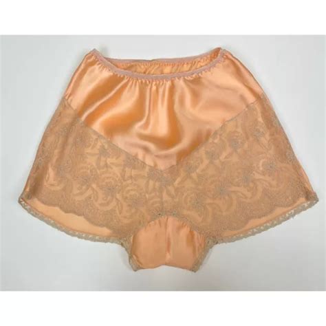 Vintage Sexy Lingerie 1940s Peachy Pink Silk Satin Tap Pants Lace