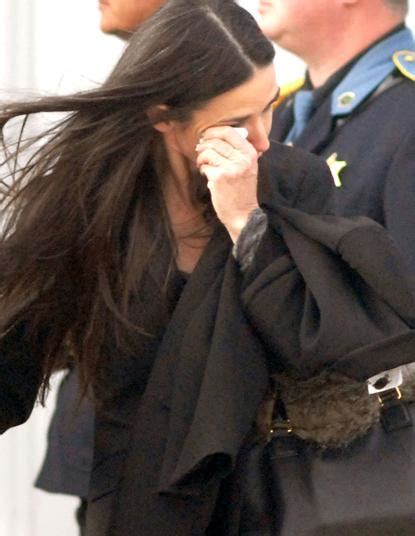 Demi Moore Cries Leaving Funeral Without Ashton
