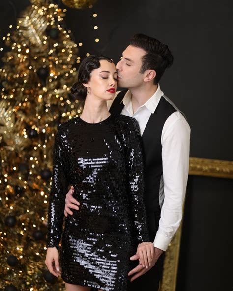 მგონი ცუდი მოდელები არ უნდა ვიყოთ ანდრია გველესიანისა და მაიკო ვაწაძის საახალწლო ფოტოსესია