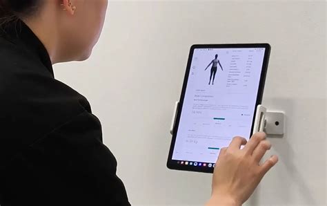 Continuous Glucose Monitoring Dexcom Device In The Uae Glucare Health Dubai