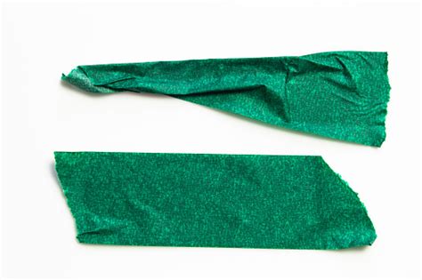 흰색 바탕에 녹색 테이프 설정 합니다 찢어진된 수평 및 다른 크기 녹색 스티커 테이프 접착제 조각 0명에 대한 스톡 사진 및