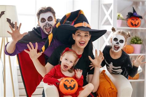 15 Hilarious Halloween Pranks To Try Today Laugh And Pee