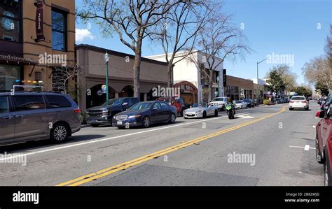 Street Scene In Downtown Walnut Creek California March 11 2020 Stock