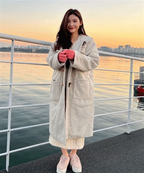 키작녀 떡볶이 후드 롱코트 누빔안감 에이블리