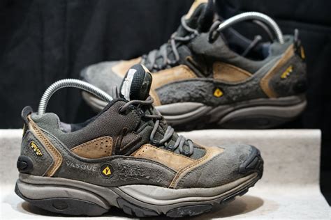 Vasque Men Inhaler Gtx Stealth Fesyen Pria Sepatu Sneakers Di Carousell