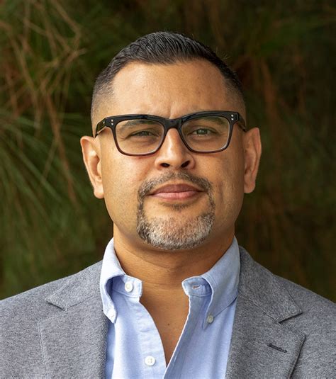 Efrén Pérez Latino Policy And Politics Institute