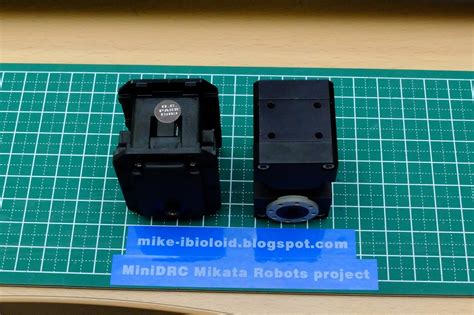I Bioloid Robotis Dynamixel Xm 430 Servo Compared To The Mx 28at