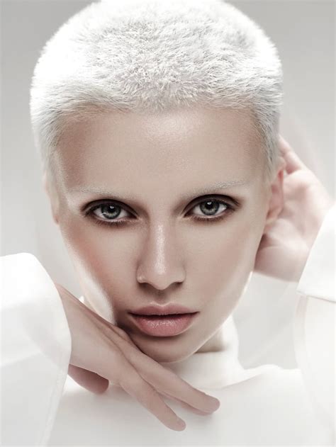 Cloud Dancer Nova Je Neutralna Manikura Za 2026 Koju Svi Već Nose